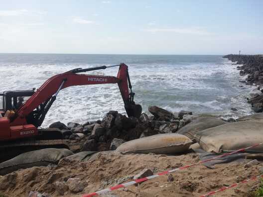 WATCH: Shoring up continues at Alkantstrand | Zululand Observer