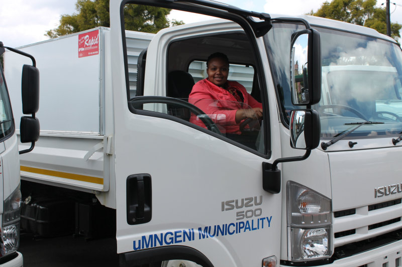 Kuthengwe izimoto ezitsha eMngeni | Eyethu News