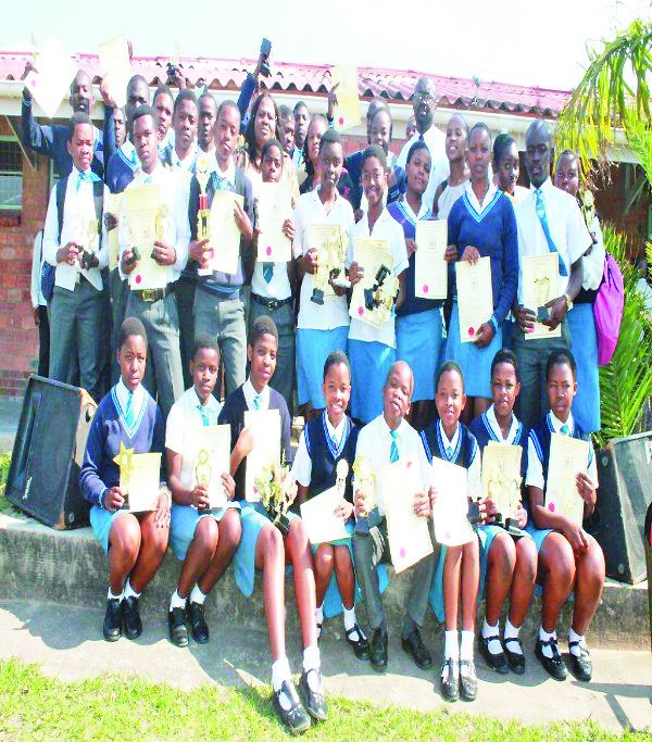 Baklonyelisiwe abafundi baseGagasini High | Eyethu News