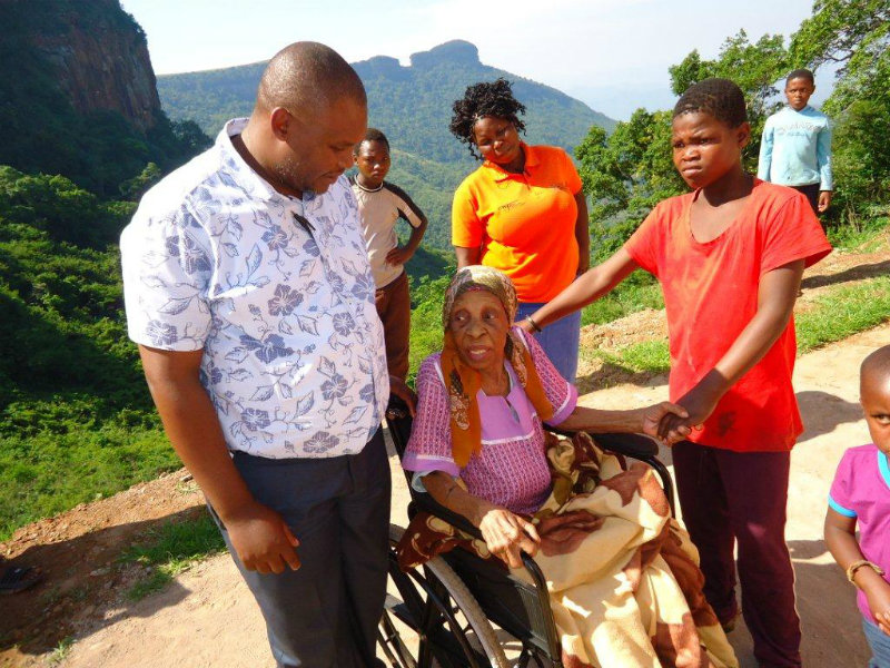 Injabulo kuGogo emukela indlu | Eyethu News