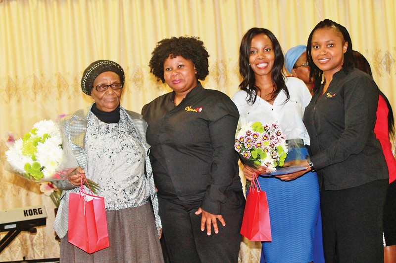 Umculi u-Sharon Dee ubevakashele kwa K | Eyethu News