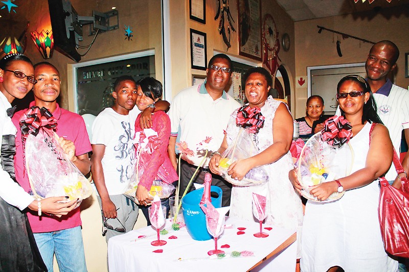 Izithandani zaseMlazi zihlomulile kowe Spur/Eyethu Valentines ...