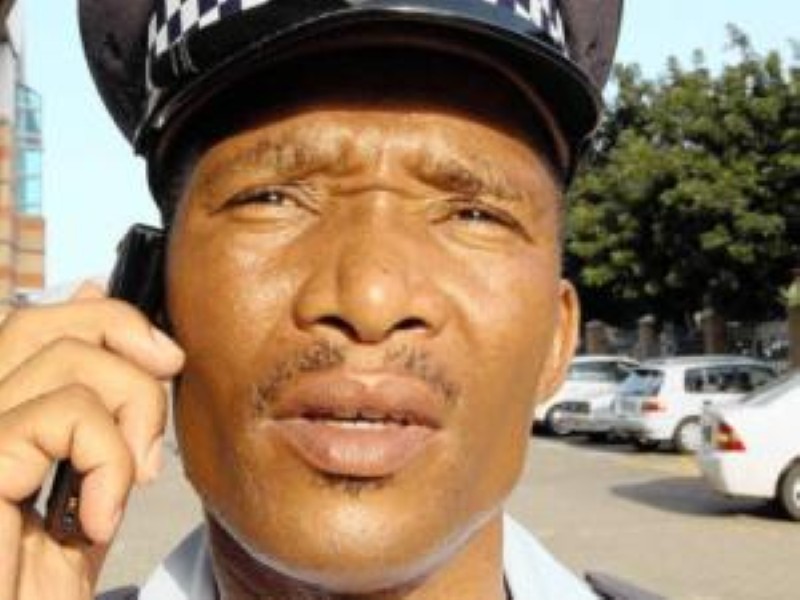 Uthathe iphenti nomakhalekhukhwini ebamba umkakhe neshende | Eyethu News