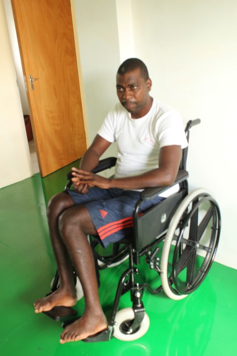 Ukhala ngesitifiketi sakhe samatikuletsheni owadilizelwa indlu | Eyethu ...