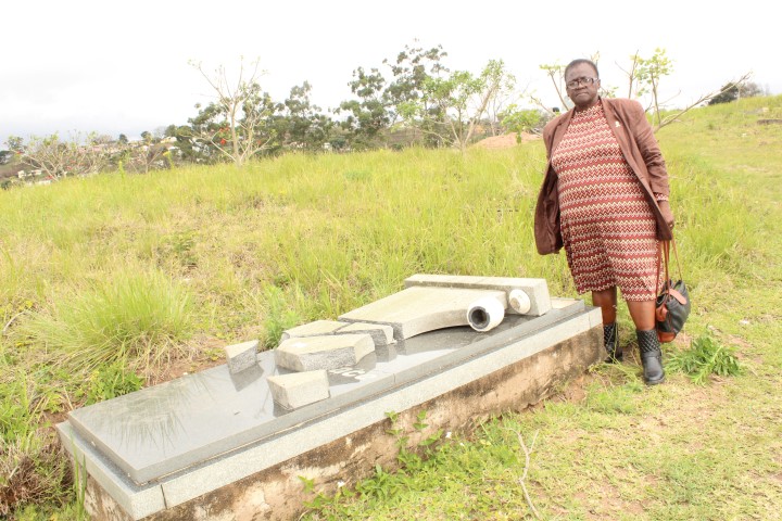 OWASECLERMONT USOLA AMAPHARA NGOKUBHIDLIZA AMATHUNA | Eyethu News