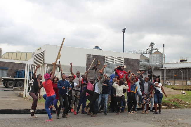 Bavuke indlobane beyekiswa umsebenzi | Eyethu News