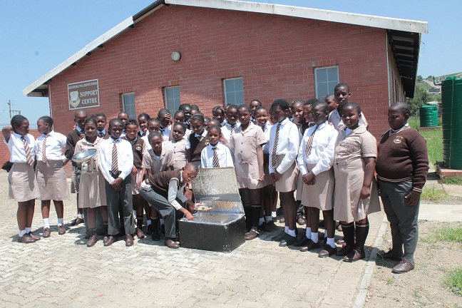 Solar cooker project for Inzuzwenhle learners | Eyethu News