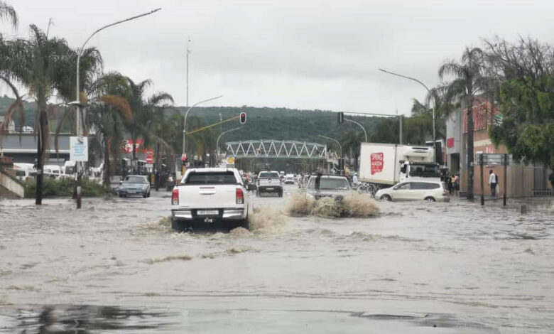 Seziyinhlekelele kazwelonke izimvula ezibhubhisayo | Eyethu News