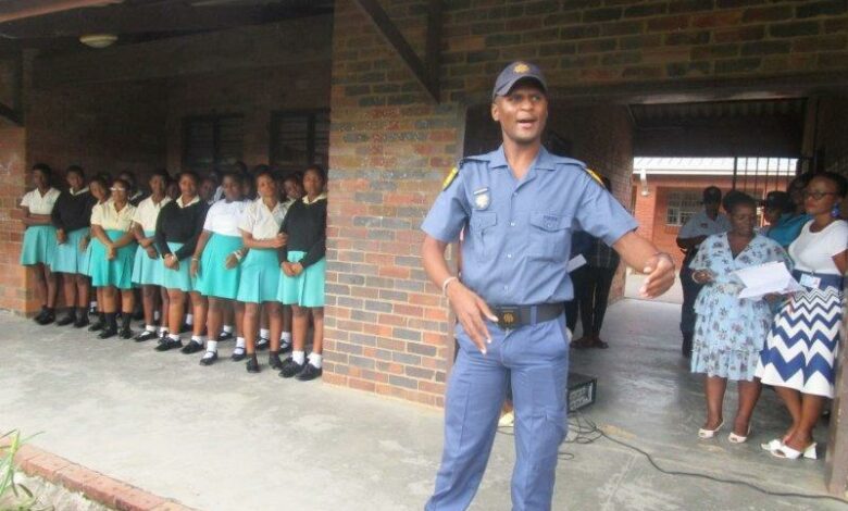 Kunxuswa abafundi ukuba babike abashushumbisa izidakamizwa | Eyethu News