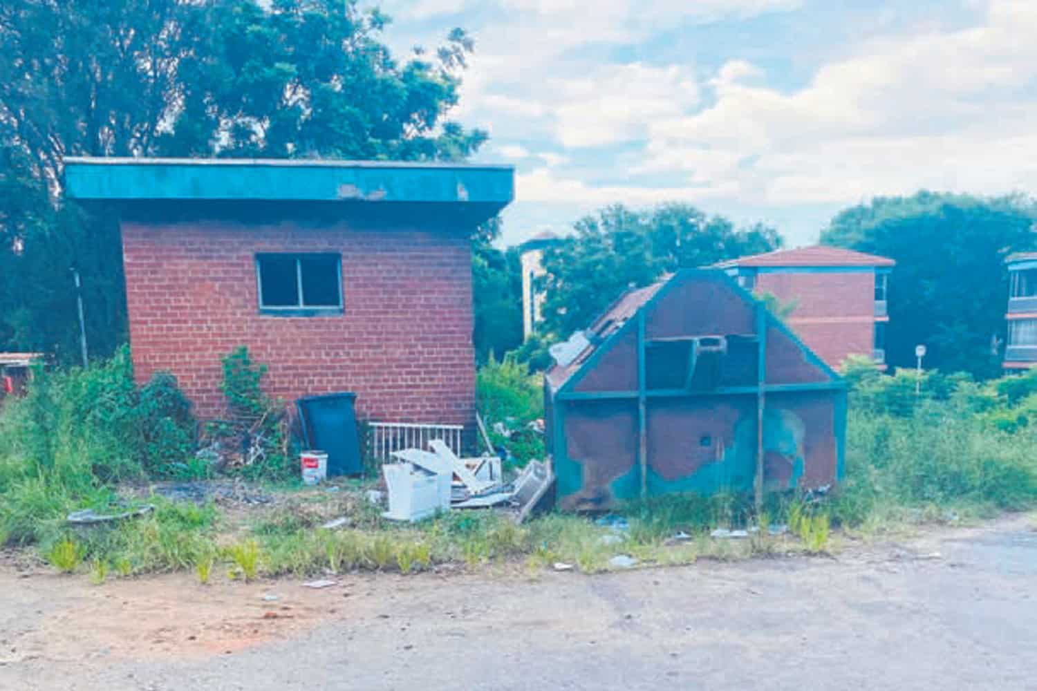 Police living in fear of criminals at Alexandra barracks | Eyethu News