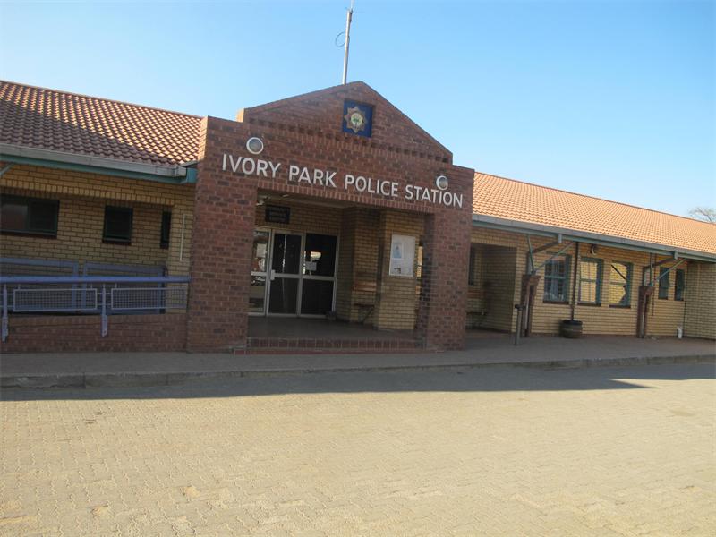 Tuck shop robbery victims shot in legs | Midrand Reporter