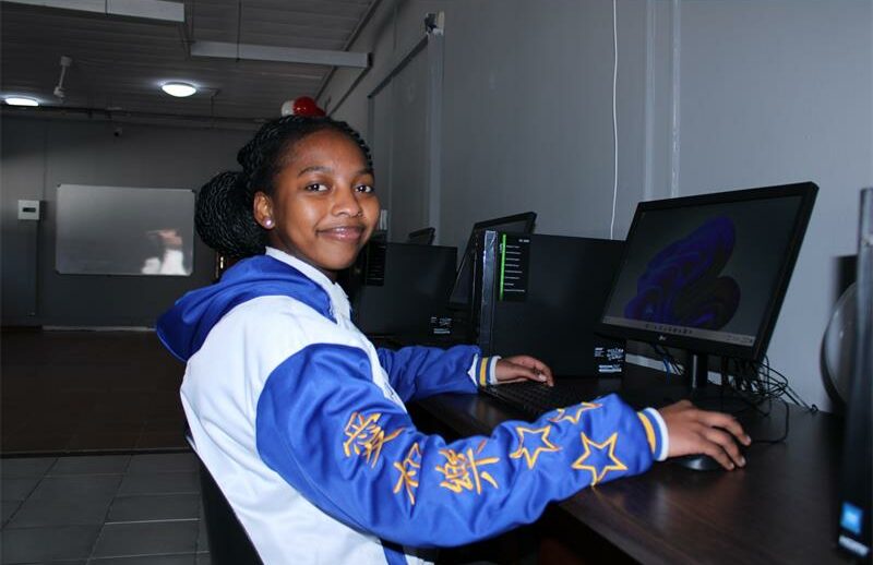 Midland Primary and High School gets new computer lab | Midrand Reporter