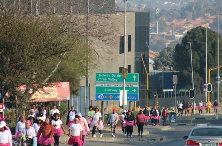Local church women celebrate Women’s Month by painting Midrand streets ...
