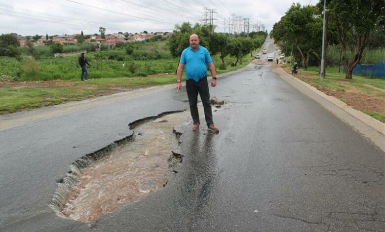 Mastiff Road in Midrand Industrial Park erodes after the JRA's storm ...