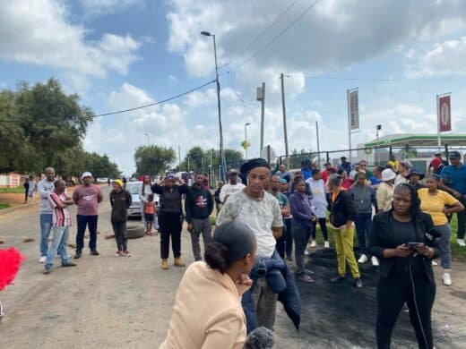 UPDATE: Police open fire on protesting Rabie Ridge residents | Midrand ...