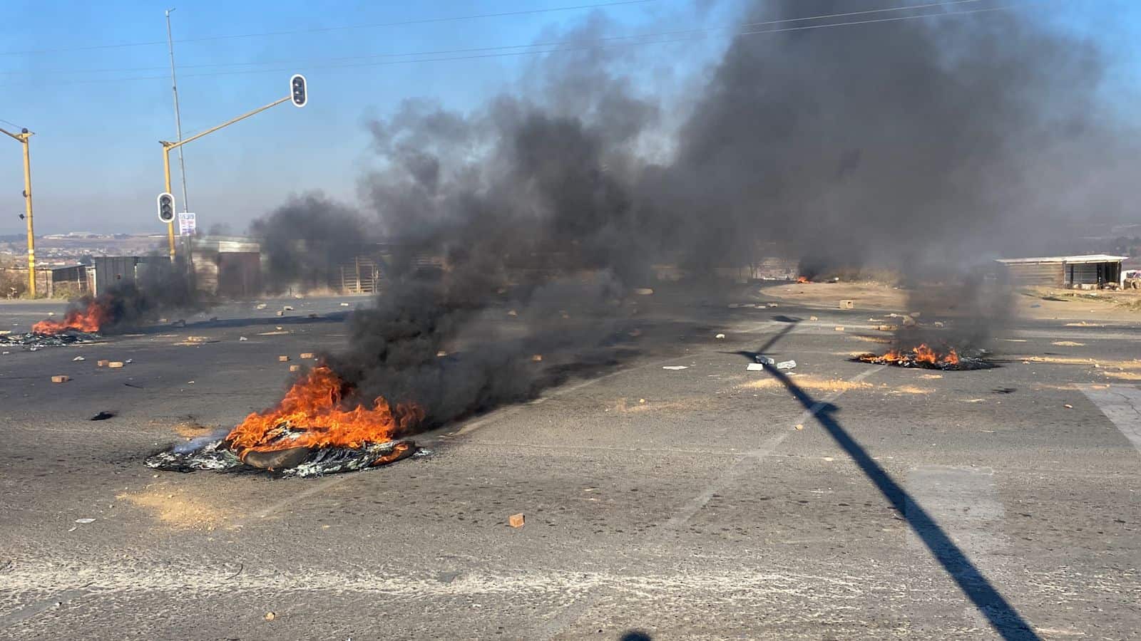 Police use rubber bullets to disperse Mayibuye protesters | Midrand ...