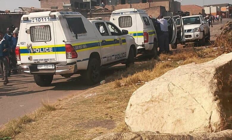 Suspect, who allegedly killed his girlfriend in Mayibuye, is still on ...