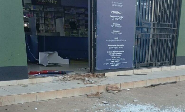 Suspects flee with undisclosed cash after Ivory Park pharmacy ATM ...