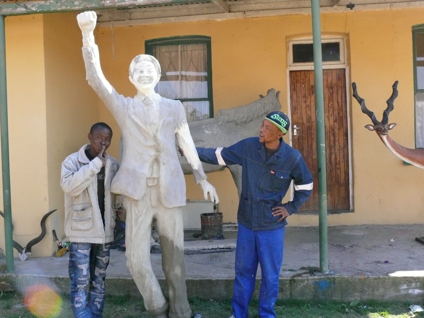 Uproar over sculptors R2,5 million demand for Madiba statue | Northern ...
