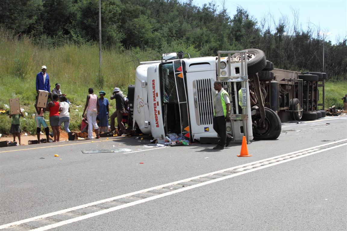 Truck overturned in Majuba Pass | Northern Natal News