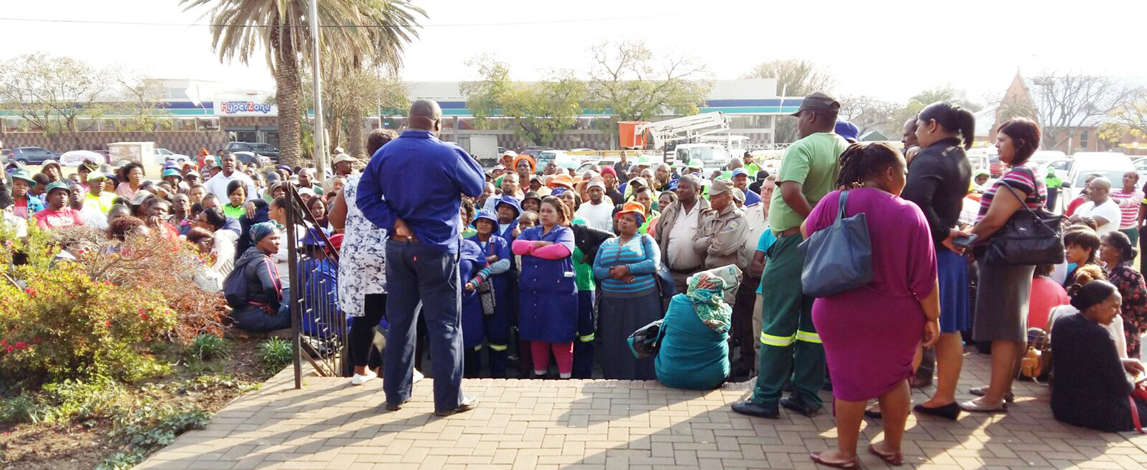 Update: Umtshezi Municipal strike continues | Northern Natal News