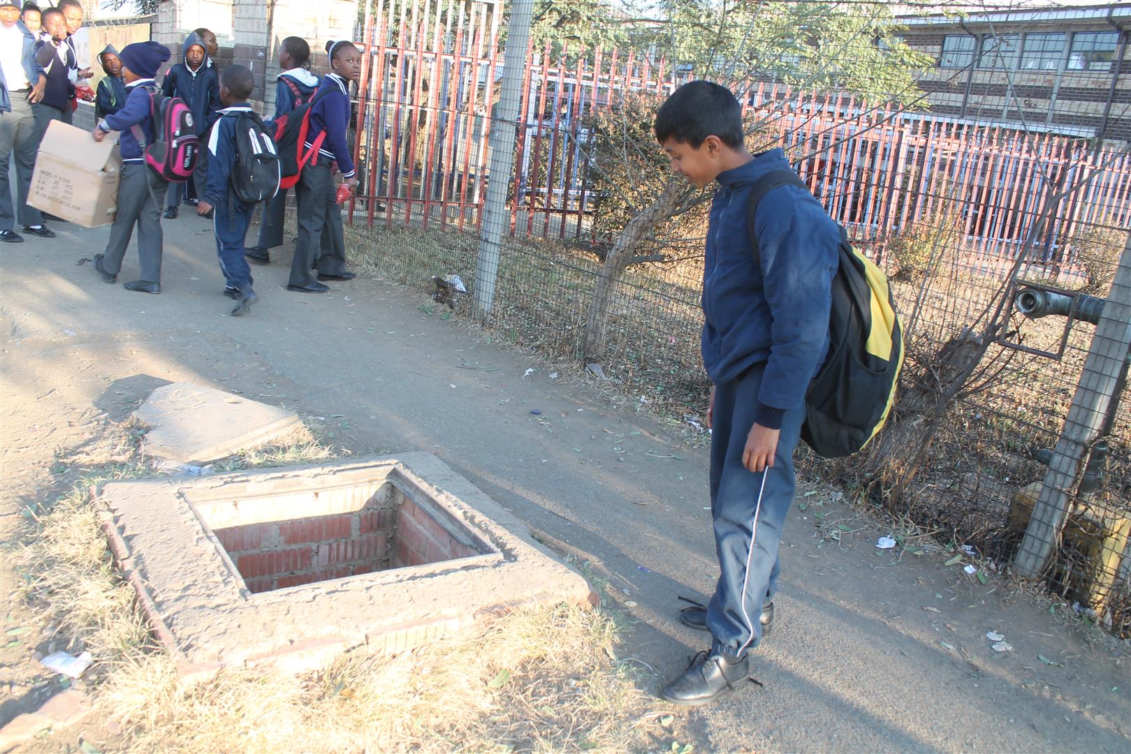 Dangerous open manhole in front of school | Northern Natal News