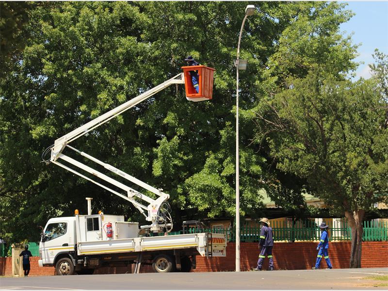 Faulty street lights leave residents in the dark | Northern Natal News