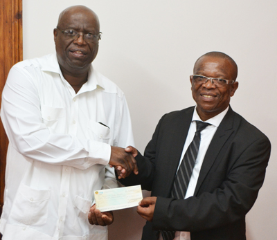 Generous donation for Amahlubi Secondary School | Northern Natal News