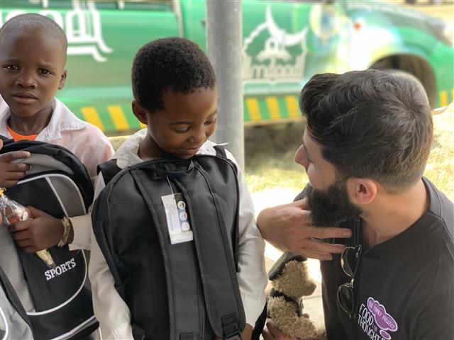 UK volunteers and Al-Imdaad Foundation help the needy in Ladysmith ...