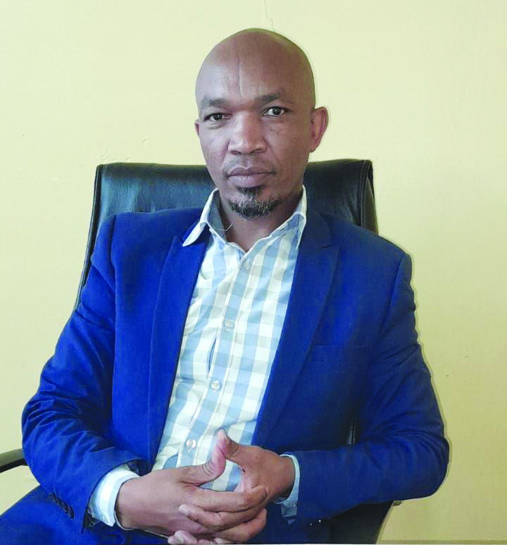 New municipal manager aims to use his experience to get finances in ...