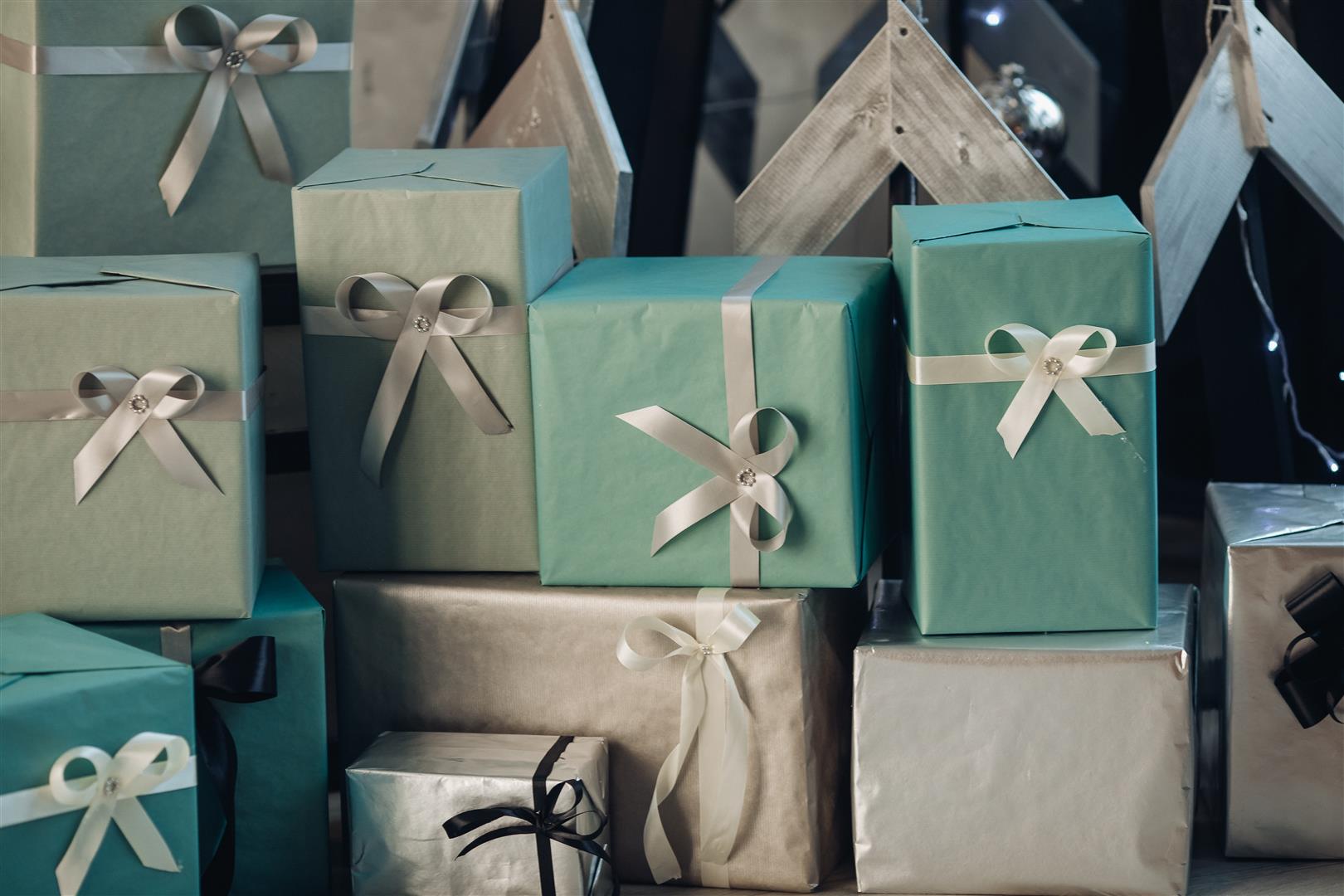 Easy steps to wrap Christmas gifts | Northern Natal News