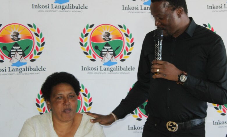 Mayor comforts councillor after disappointing election results ...