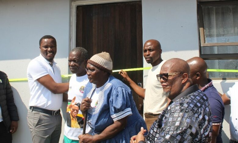 Mayor hands over renovated Dubazane house | Northern Natal News
