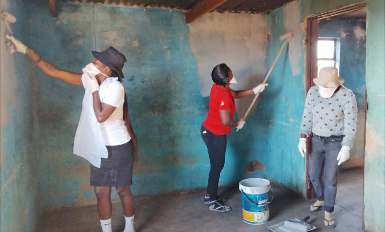 Elderly woman’s crumbling house repaired by Glencoe SAPS and volunteers ...
