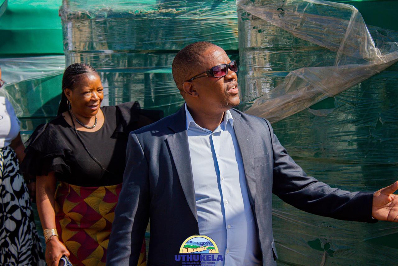uThukela District welcomes 10 static water tanks from KZN COGTA ...
