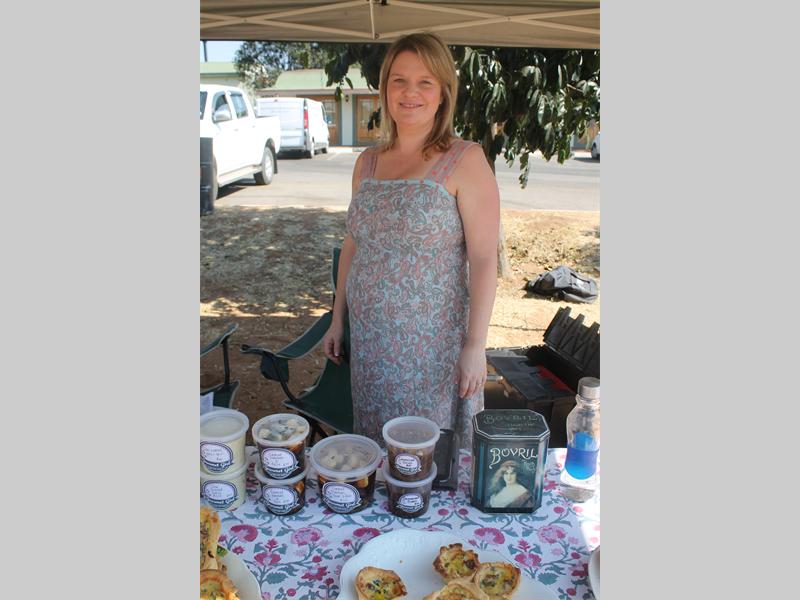 Vlooimark bied ietsie vir elkeen aan die einde van elke maand | Review