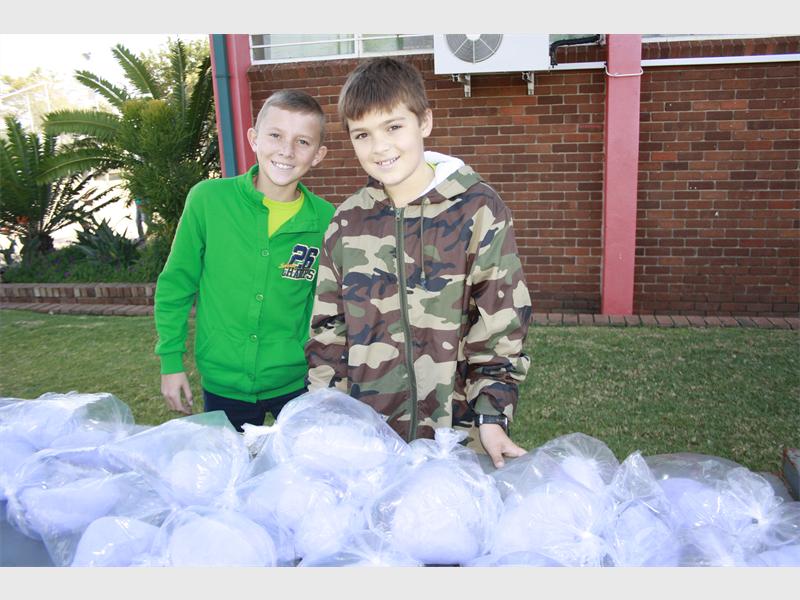 Oosskool se entrepreneurs maak sakke vol geld | Review