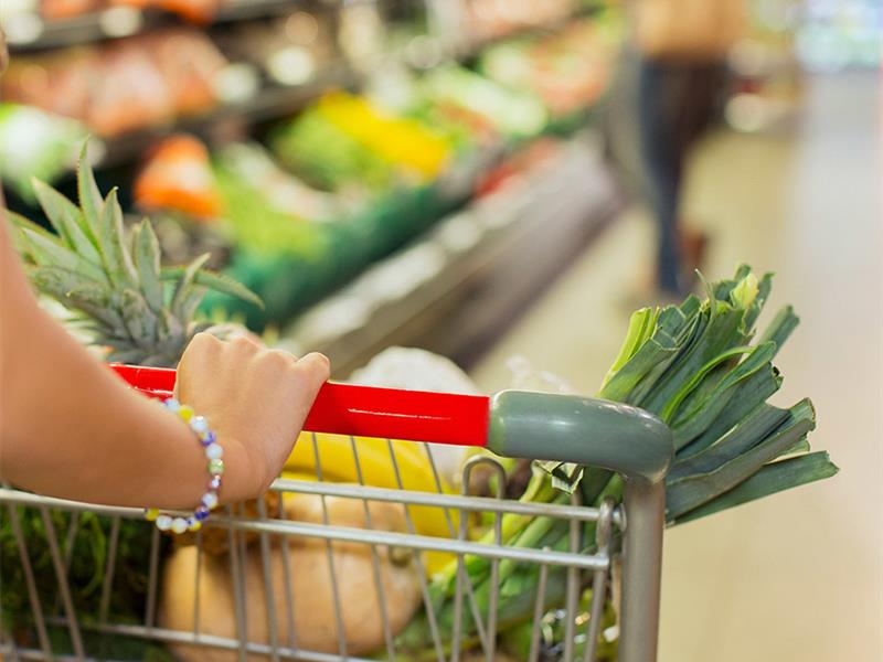 Kunsmis- en brandstofprys raak verbruikers se sakke