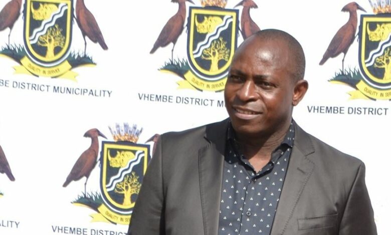 Former Thulamela mayor implicated in VBS saga steps down | Review