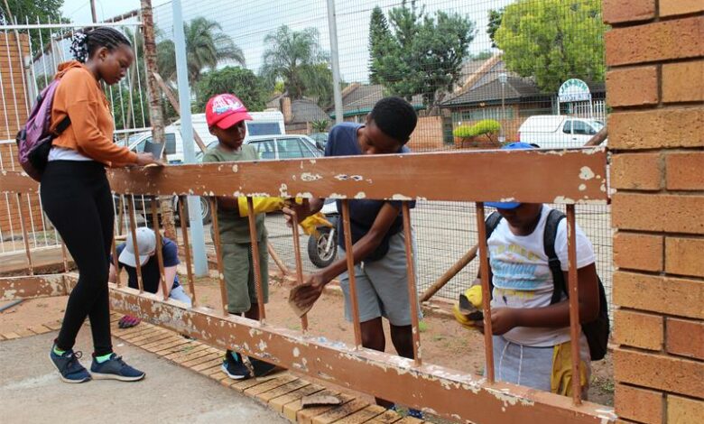 Mokopane residents join hands to clean town | Reveiw