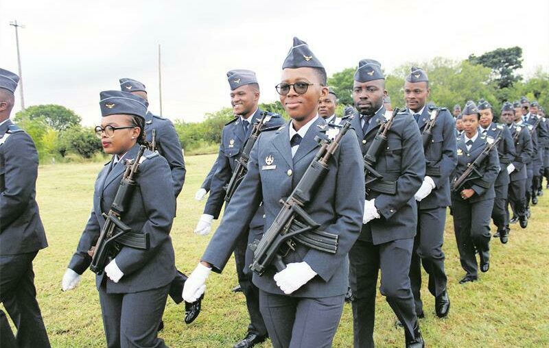 Over 100 SANDF soldiers honoured with long service medals | Review