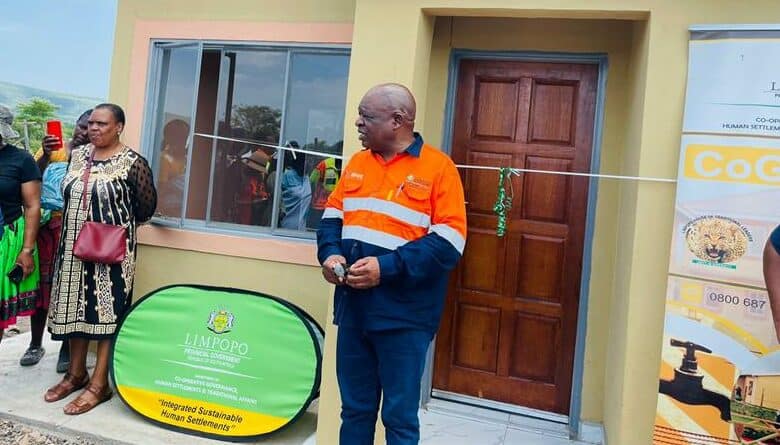 MEC Makamu hands over houses in Mhinga and Matiyani | Review