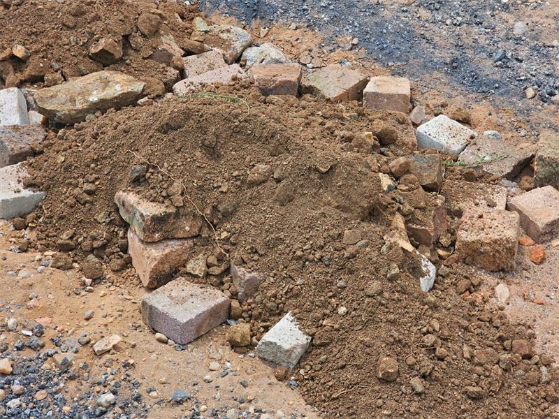 VIDEO: Dalmada residents take DIY approach to fix roads | Review
