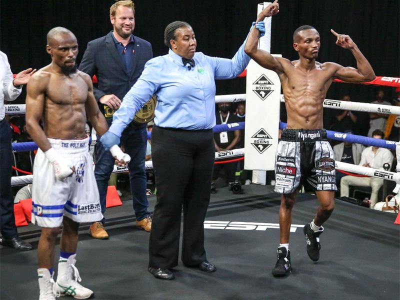Bangile Nyangani defends his SA mini-flyweight title | Northcliff ...