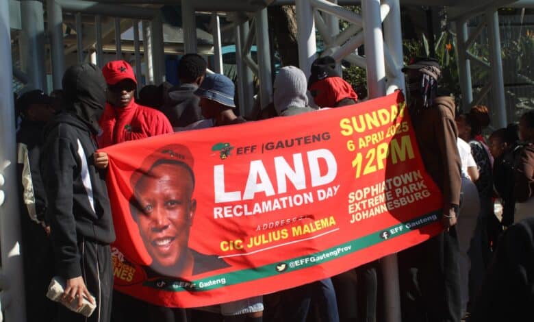 University of Johannesburg students protest in Auckland Park over ...
