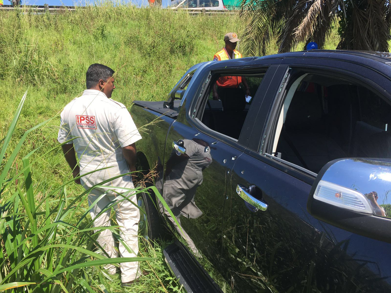 UPDATE: Ford Ranger under fire on N2 | North Coast Courier