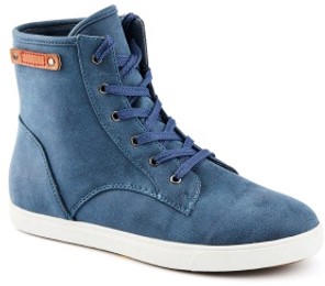 Winter shoe trends at Queue | North Coast Courier