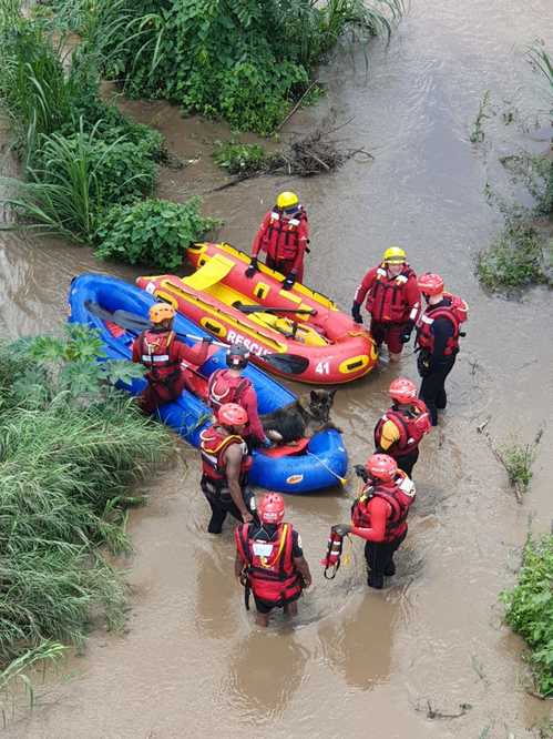 Teen dies trying to save schoolmate (7) in flooded river - Darnall ...