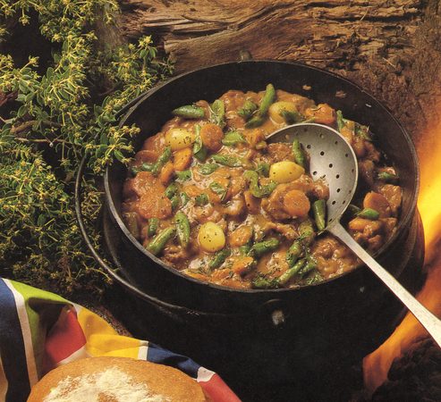 Make oxtail potjie and pot bread like a champion with this recipe from ...