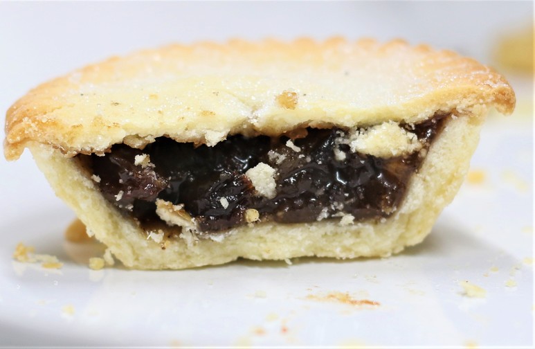 Ballito's supermarket mince pies put to the test | North Coast Courier
